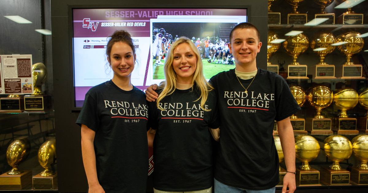 Pictured (L-R) : Mollie Mitchell, Emerie Latta, Wade Spence